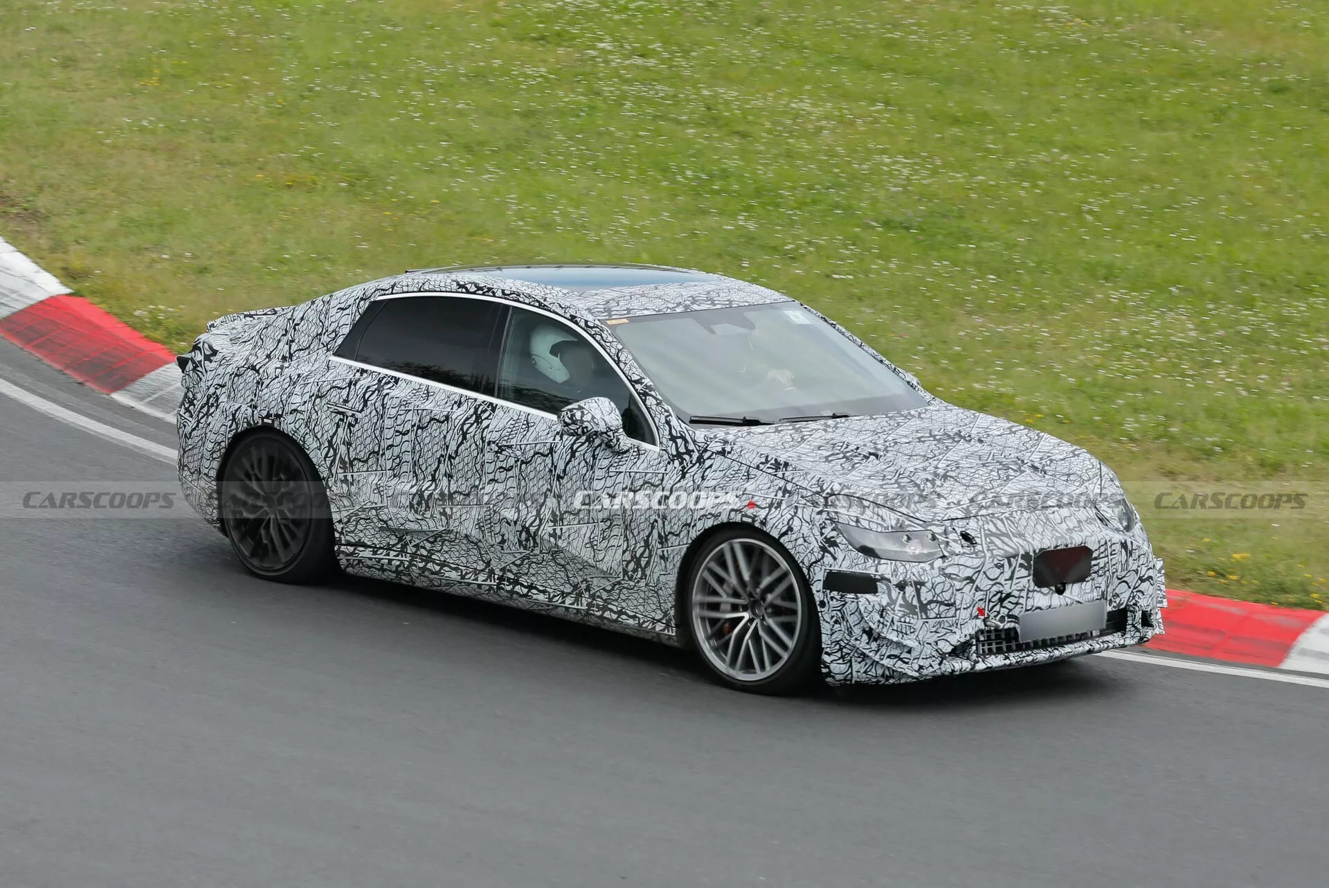 Електрокар Mercedes-AMG C-Class побореться з Tesla Model 3 Performance ...