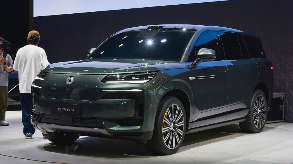 Denza N9 дебютує у березні, а передпродажі вже почались ⚡️ Свіжі новини про світ електромобілів ...