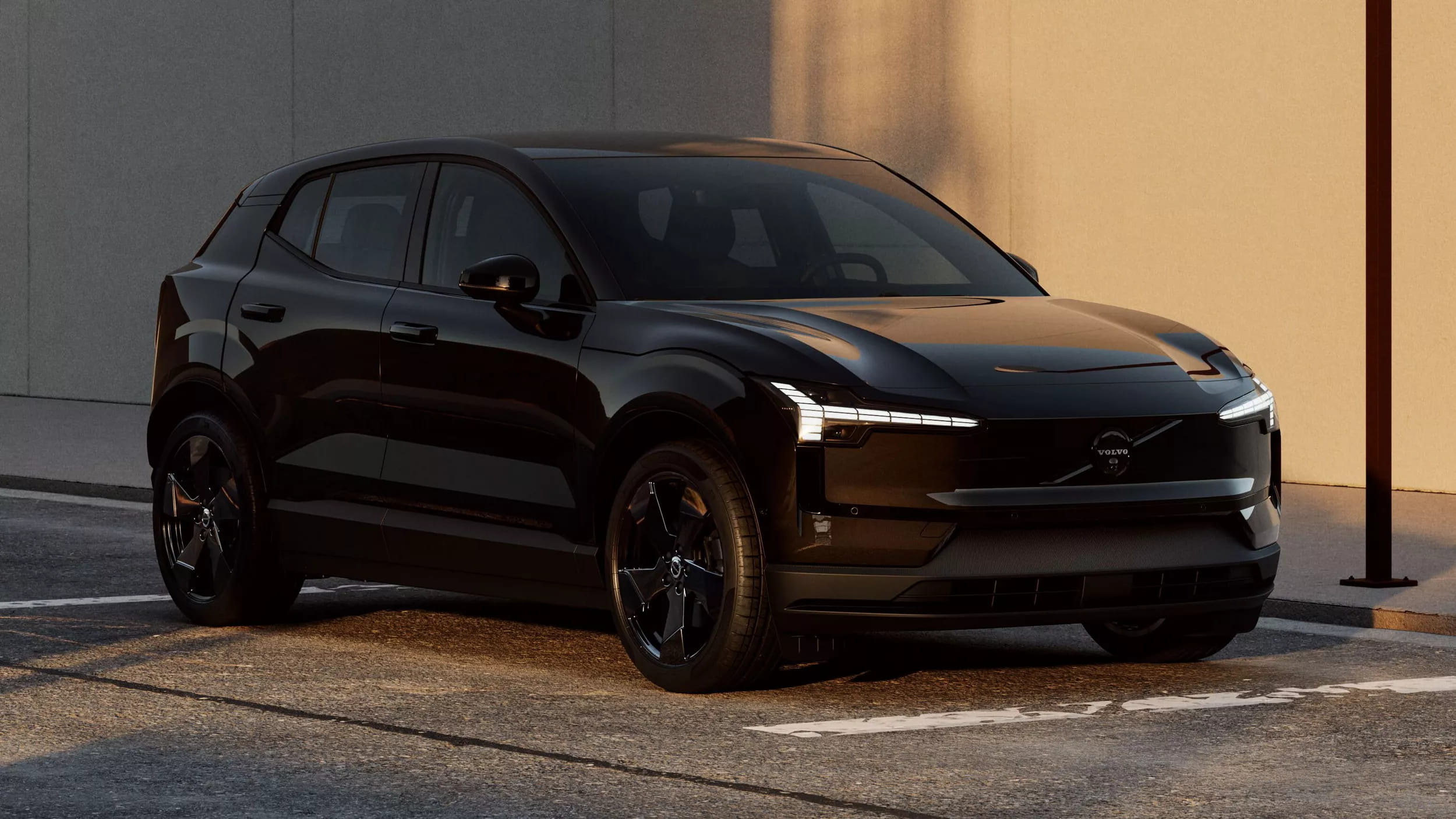 Новий базовий електрокросовер Volvo EX30 став на 45% слабшим ⚡️ Свіжі ...